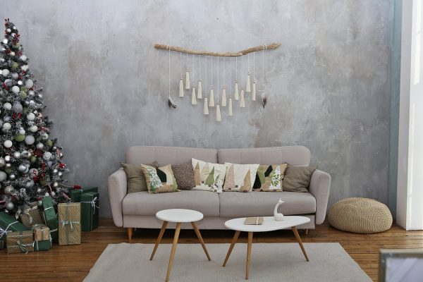 Decorate a Blank Wall with These Tips | Darwin Legend